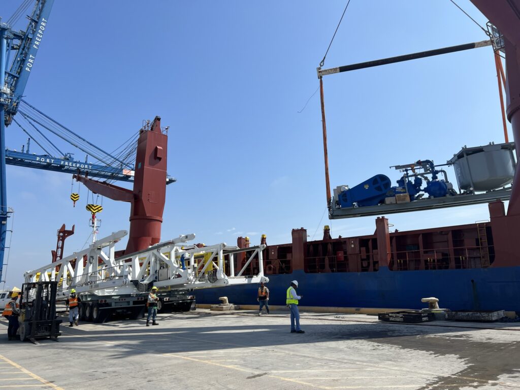 Helmerich & Payne rig departs from the US, bringing modern US drilling ...